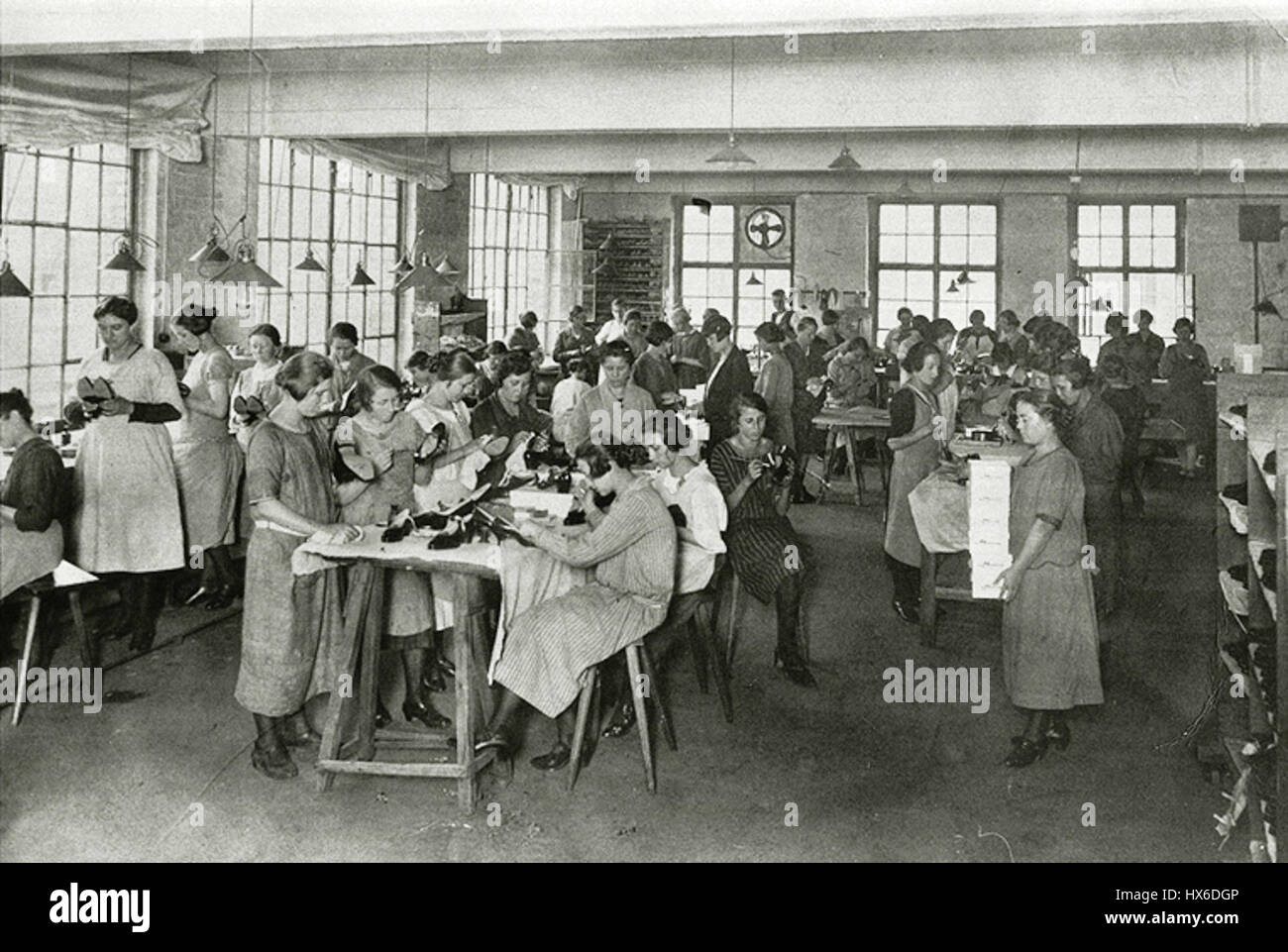 Mass production 1920s hi-res stock photography and images - Alamy