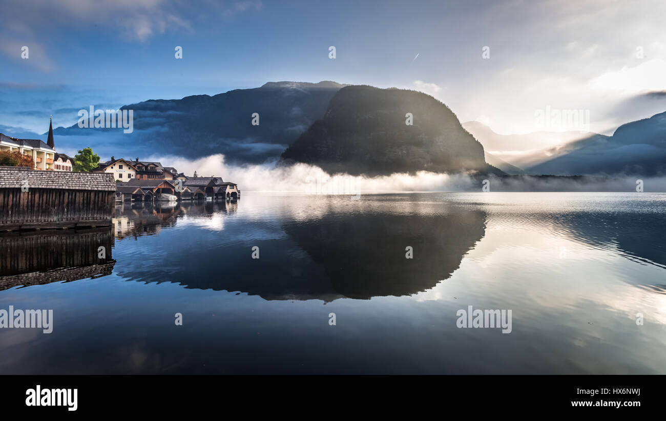 Hallstatt village austria city skyline hi-res stock photography and ...
