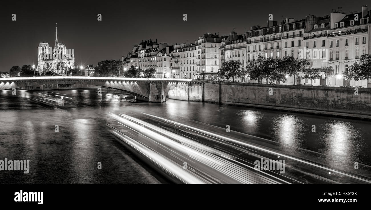 Paris night black and white hi-res stock photography and images - Alamy