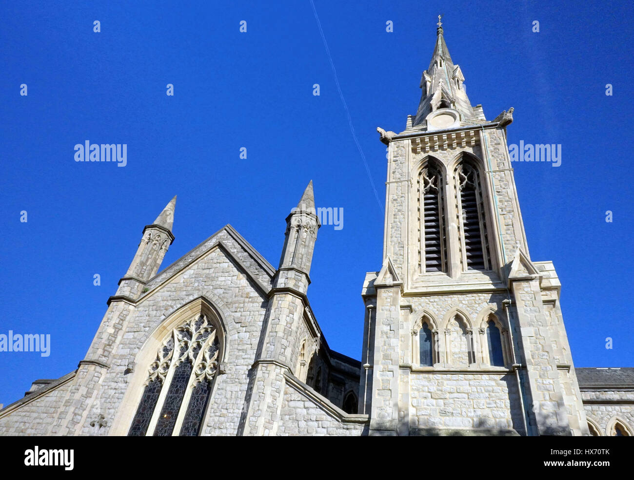 North london church hi-res stock photography and images - Alamy