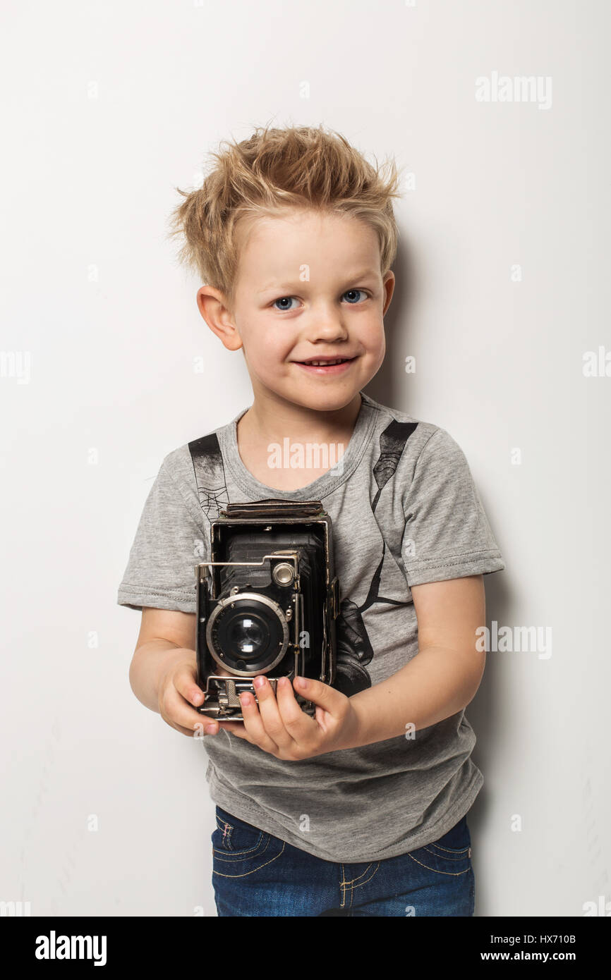 Old fashion camera and child hi-res stock photography and images - Alamy