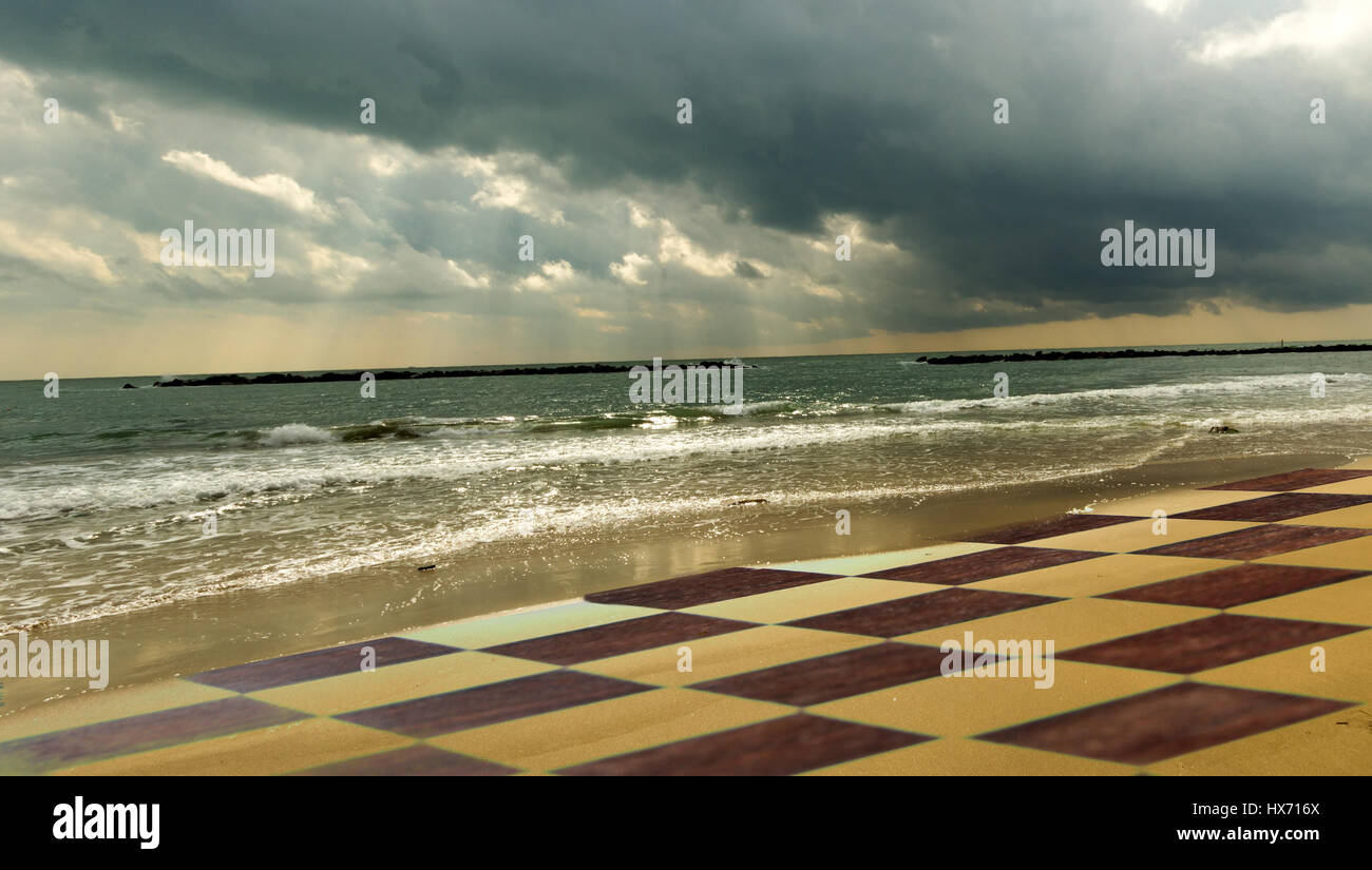 Chess game on the beach hi-res stock photography and images - Alamy