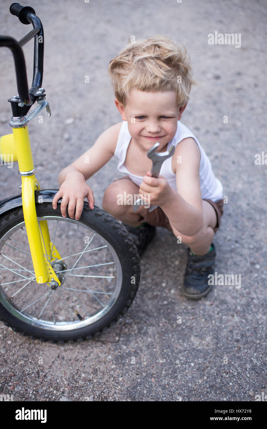 One wheel bike hi-res stock photography and images - Alamy