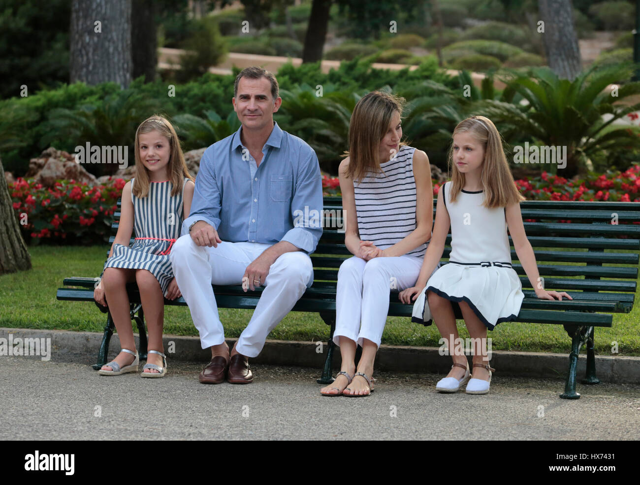Spain Royal family King Felipe and Queen Letizia with princesses Leonor ...