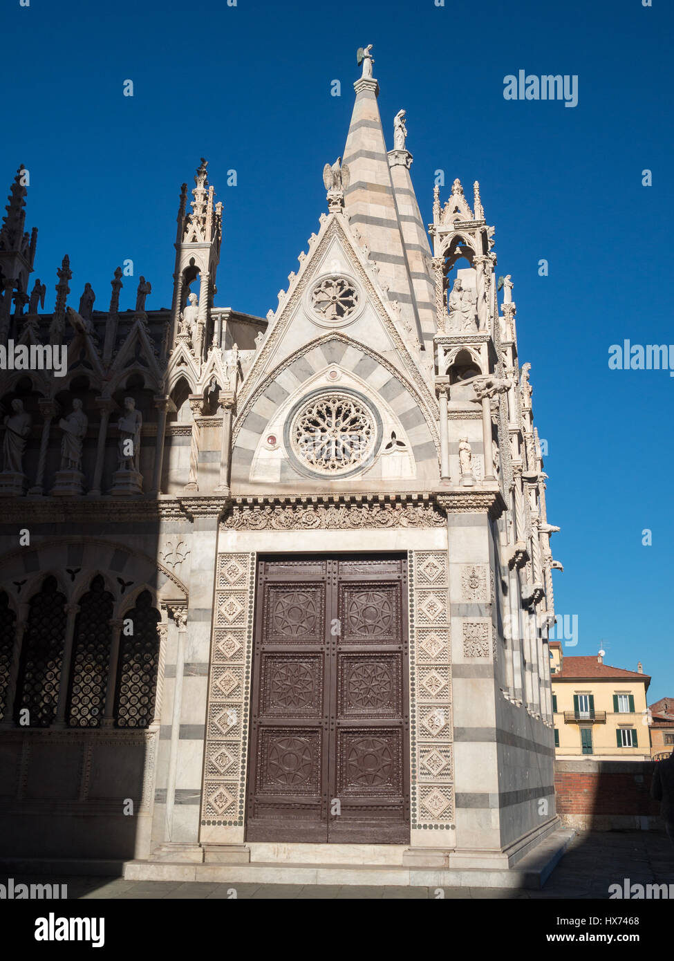 Santa Maria della Spina south side, Pisa Stock Photo - Alamy