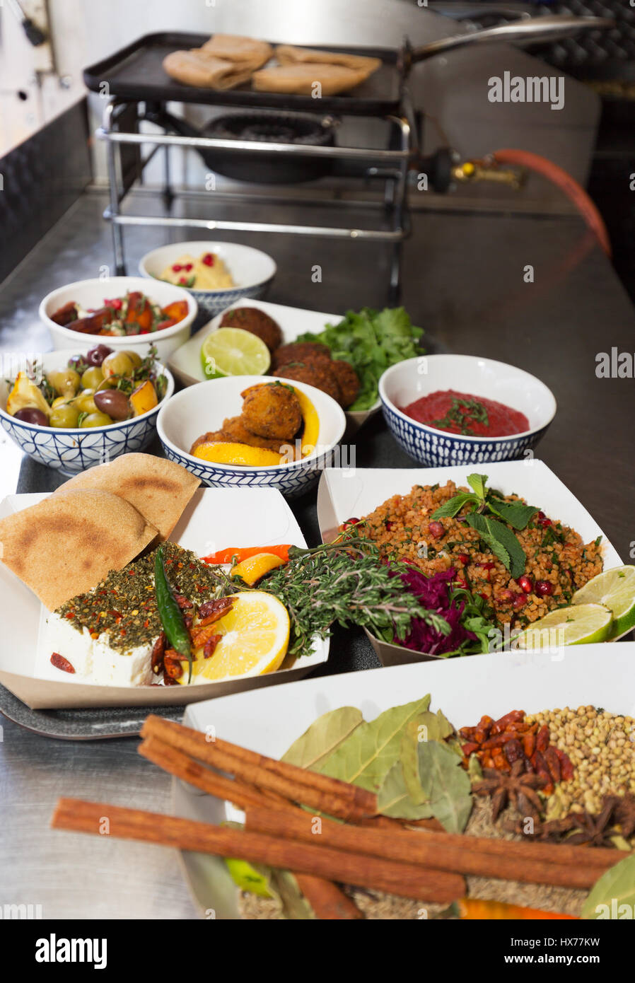 Middle eastern cooking hi-res stock photography and images - Alamy