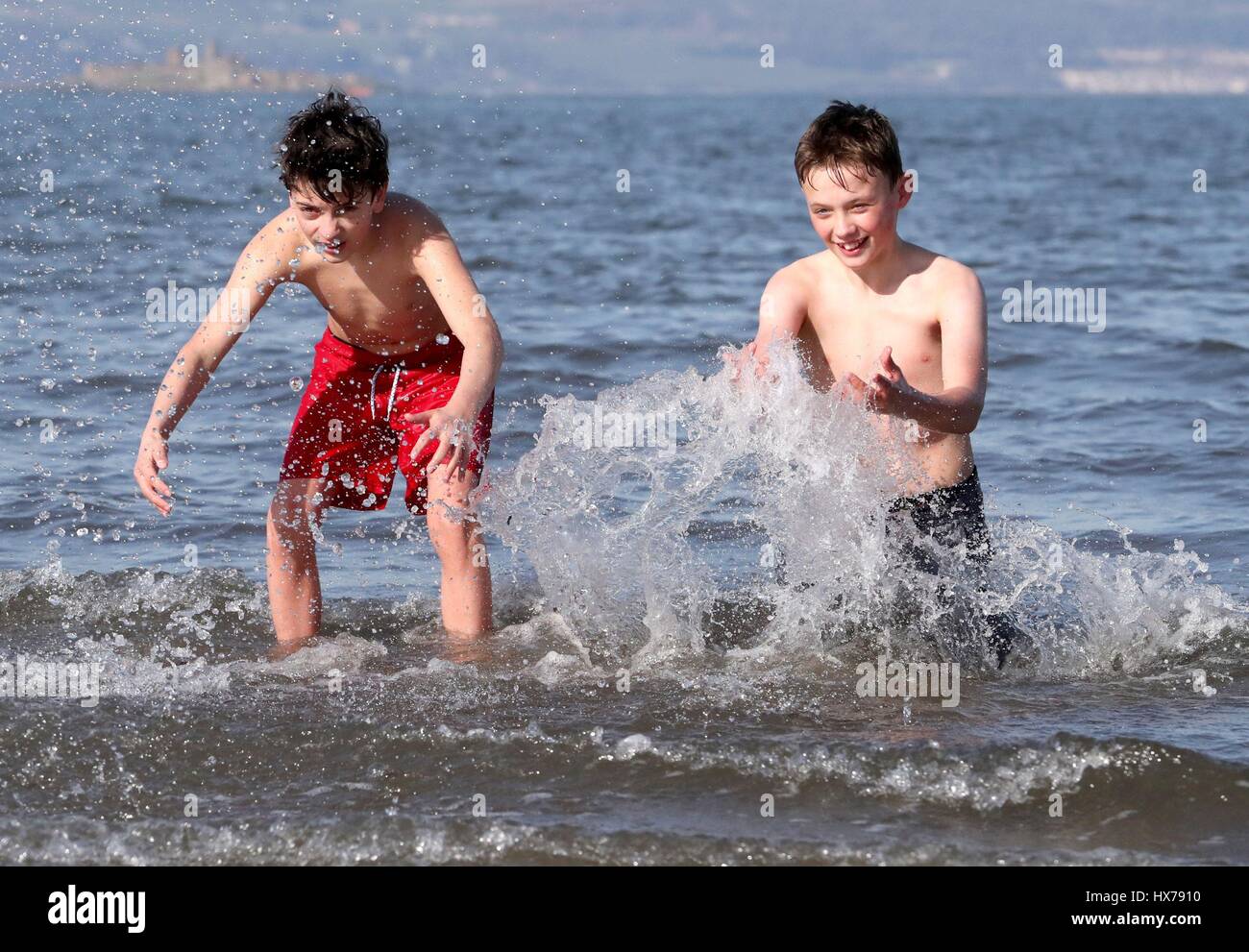 Silverknowes promenade hi-res stock photography and images - Alamy
