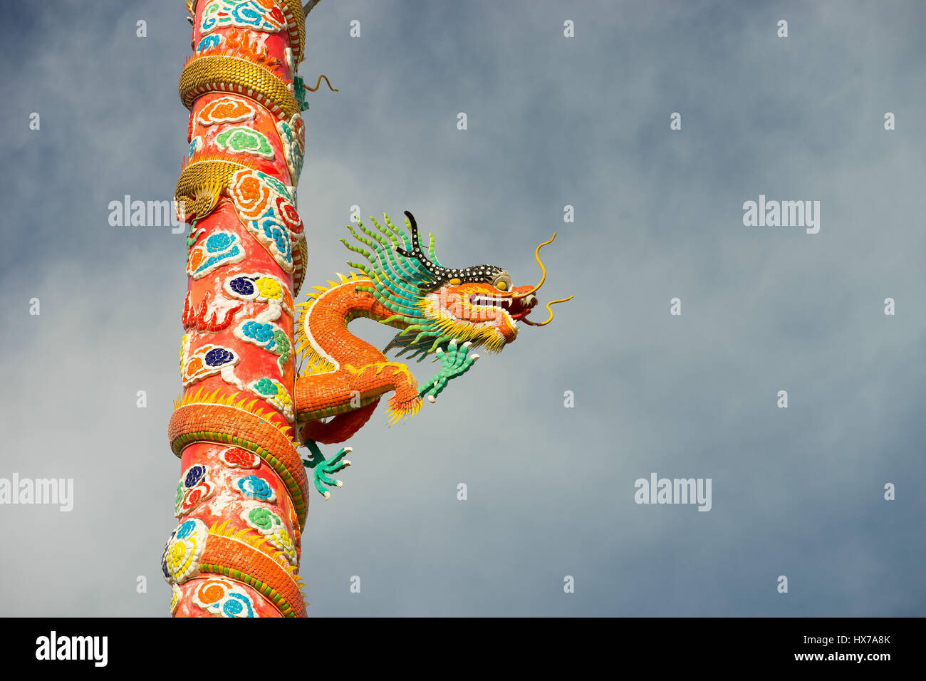Dragon tower statue from a chinese temple Stock Photo - Alamy