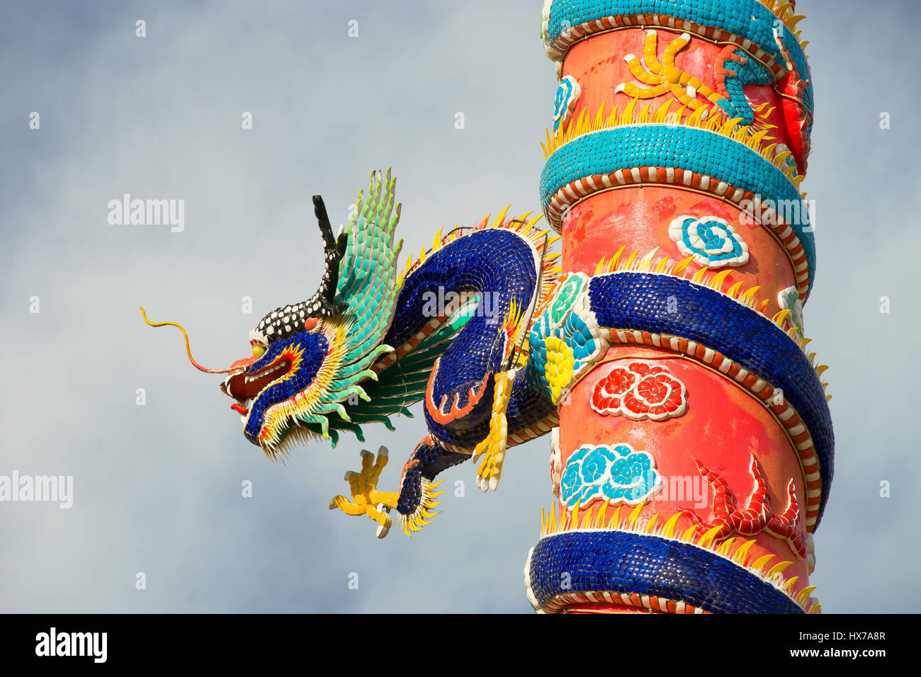 Dragon tower statue from a chinese temple Stock Photo - Alamy