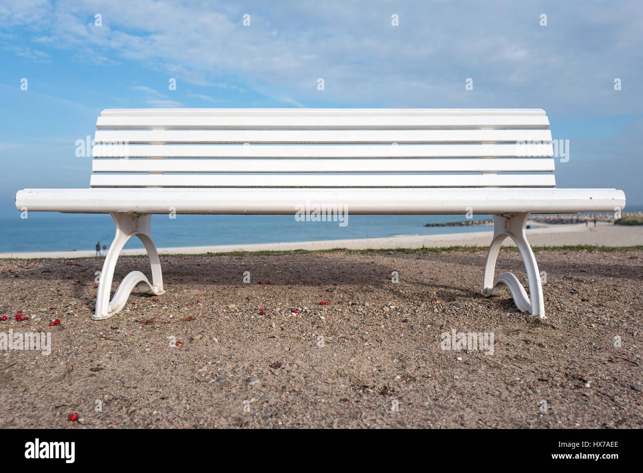 White bench hi-res stock photography and images - Alamy