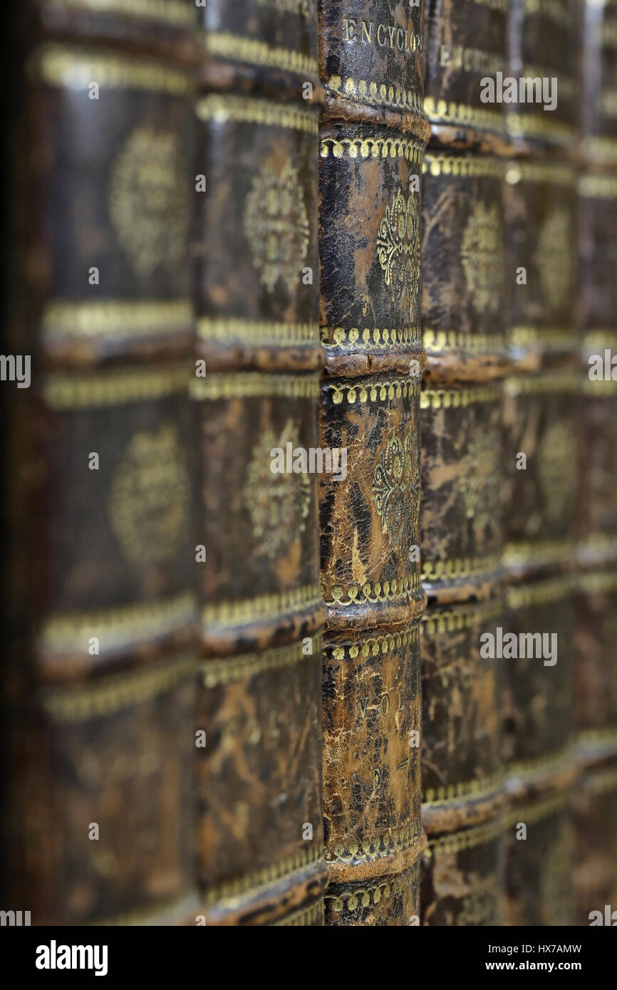 Encyclopedia books hi-res stock photography and images - Alamy