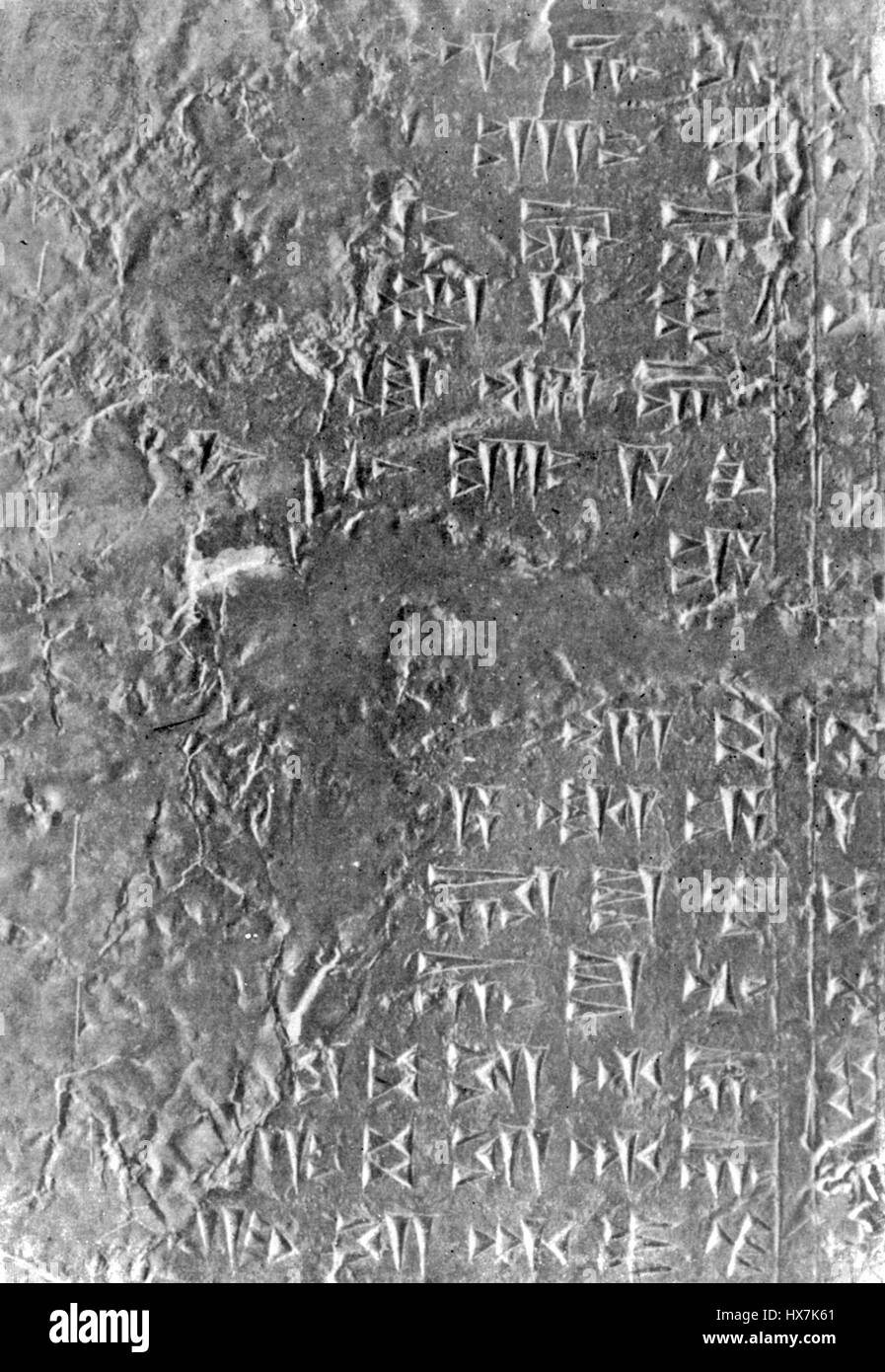 Ancient cuneiform tablet hi-res stock photography and images - Alamy
