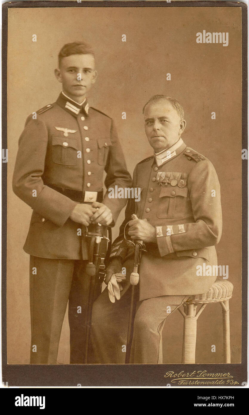 Two officers in military uniforms hi-res stock photography and images ...