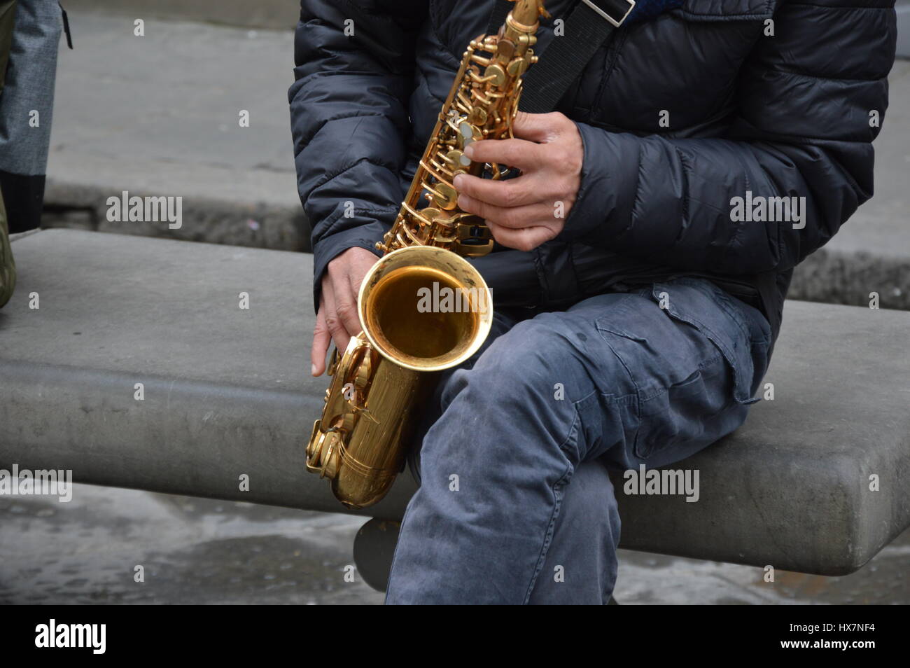 Musician notes hi-res stock photography and images - Alamy