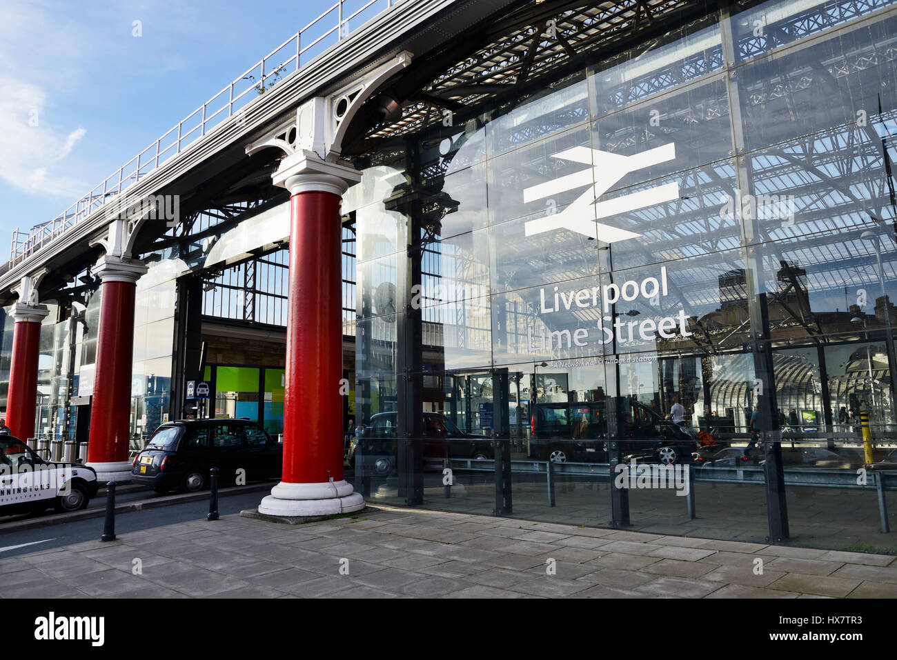 Lime Street Railway Station - gateway to Liverpool Stock Photo - Alamy