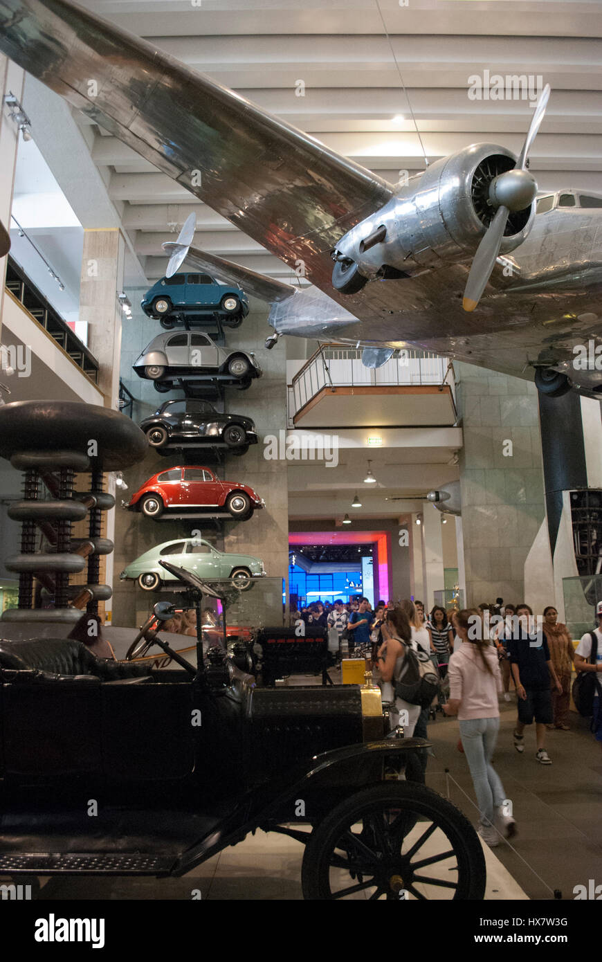Making The Modern gallery in the Science Museum, London Stock Photo - Alamy