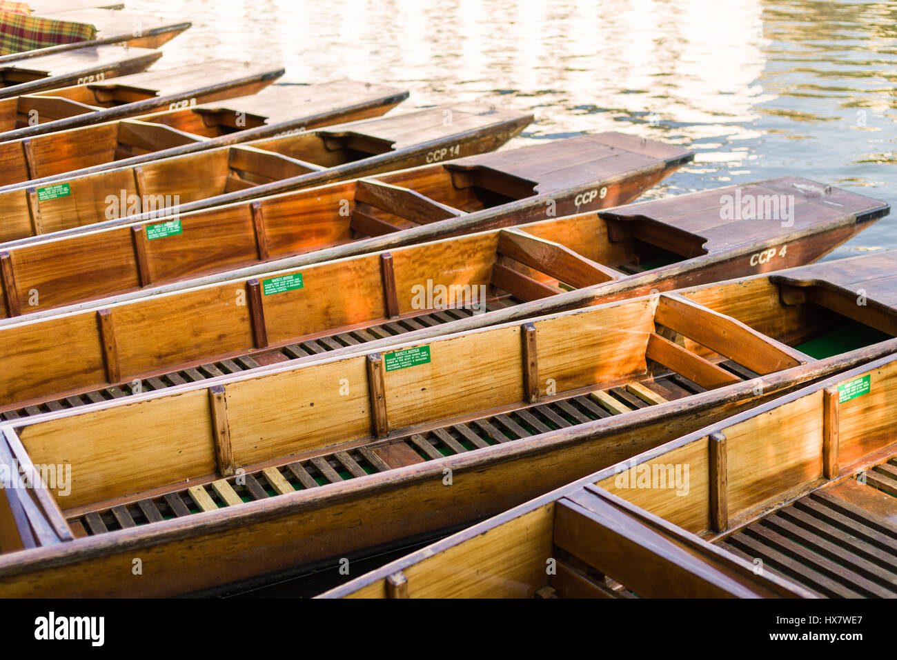 Boats punt boat hi-res stock photography and images - Alamy
