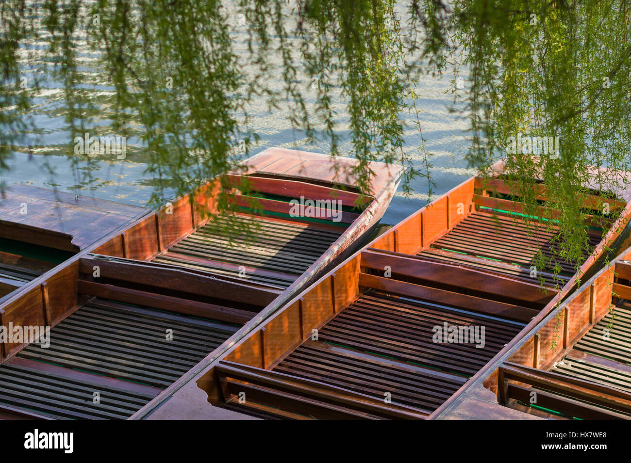 Boats punt boat hi-res stock photography and images - Alamy