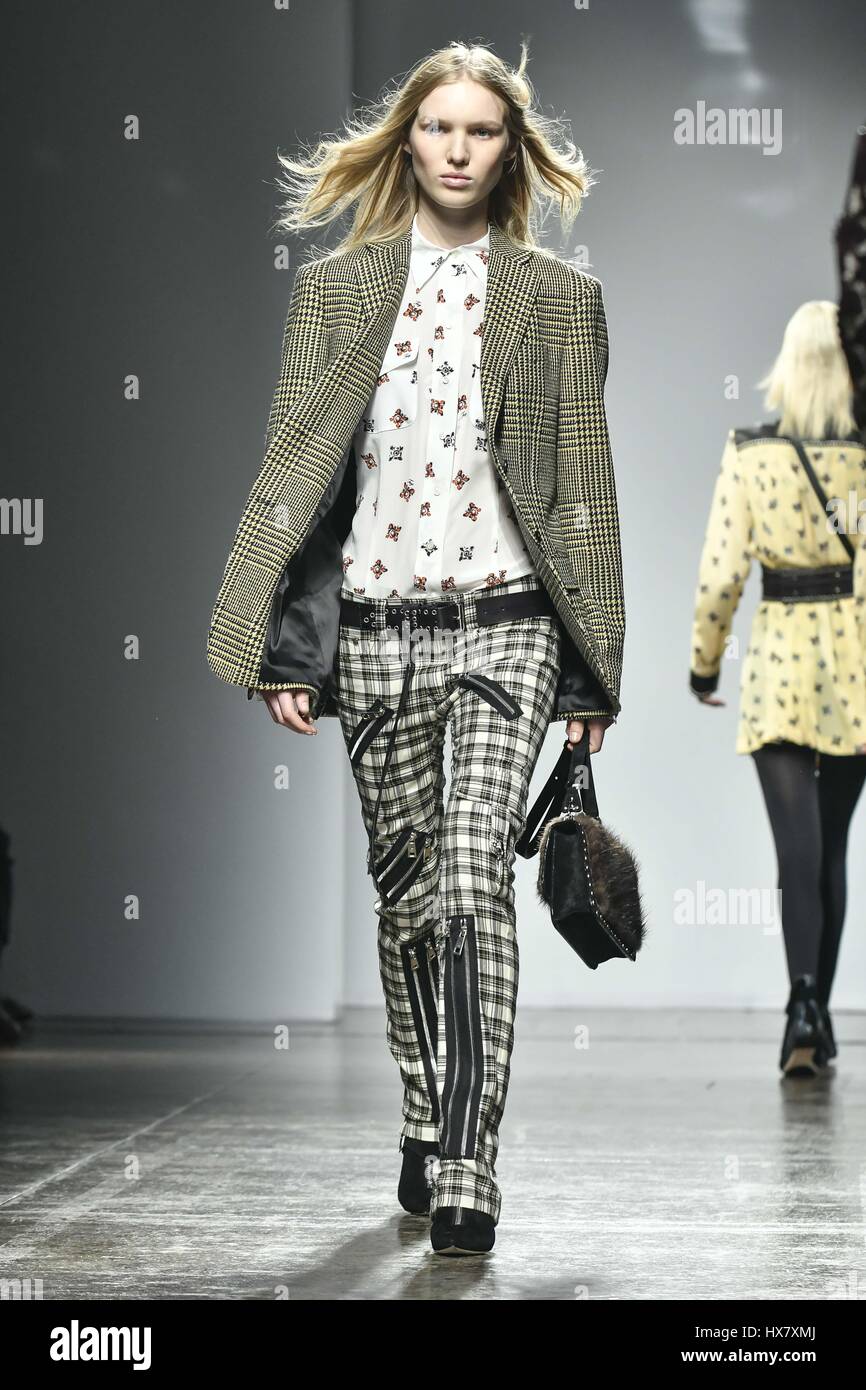 Milan Fashion Week - Fay - Catwalk Featuring: Model Where: Milan, Italy ...