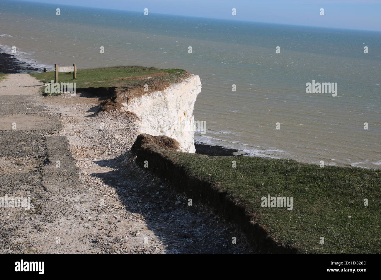 Crumbling chalk cliff hi-res stock photography and images - Alamy