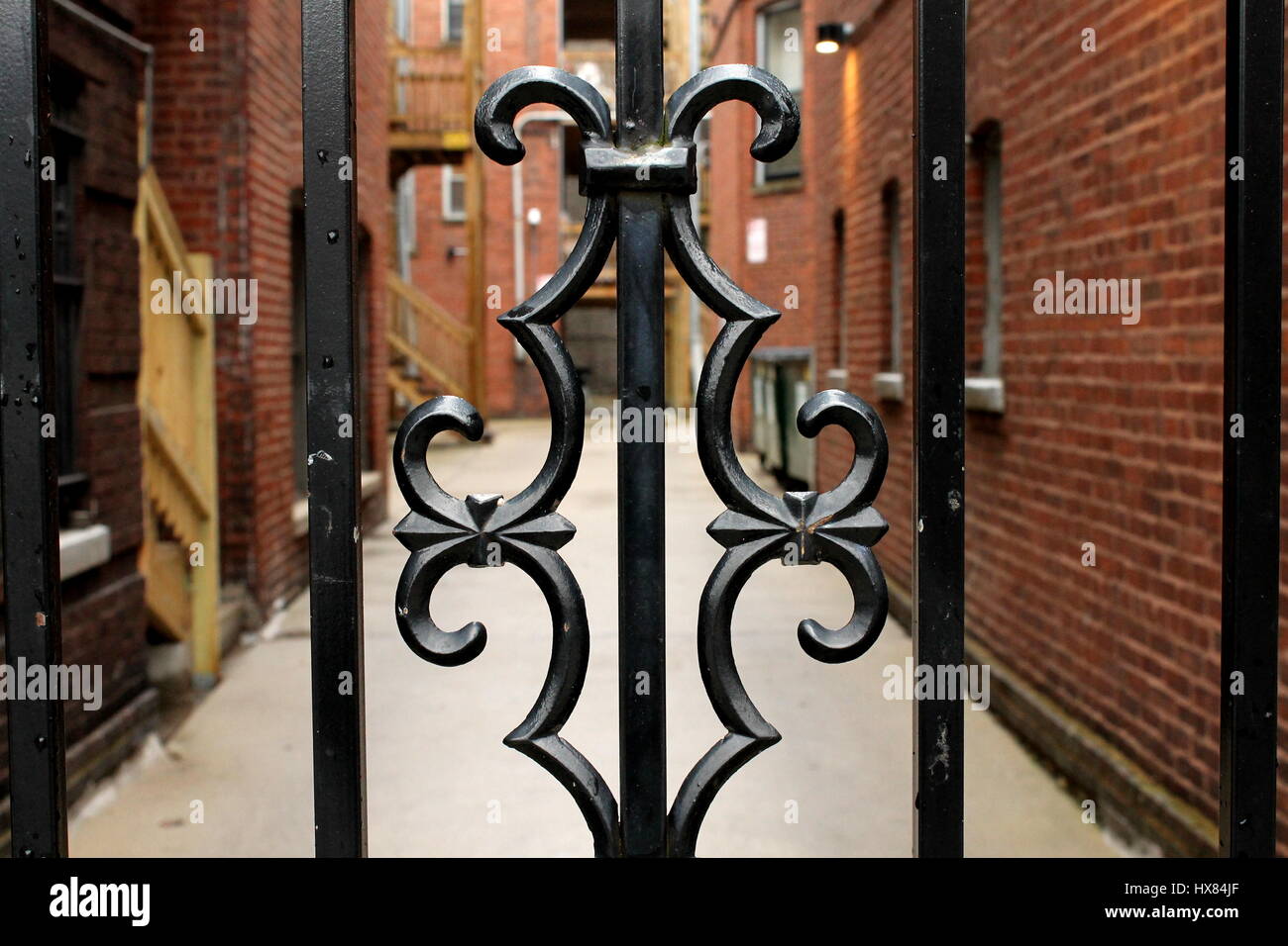 Security in an alleyway hi-res stock photography and images - Alamy