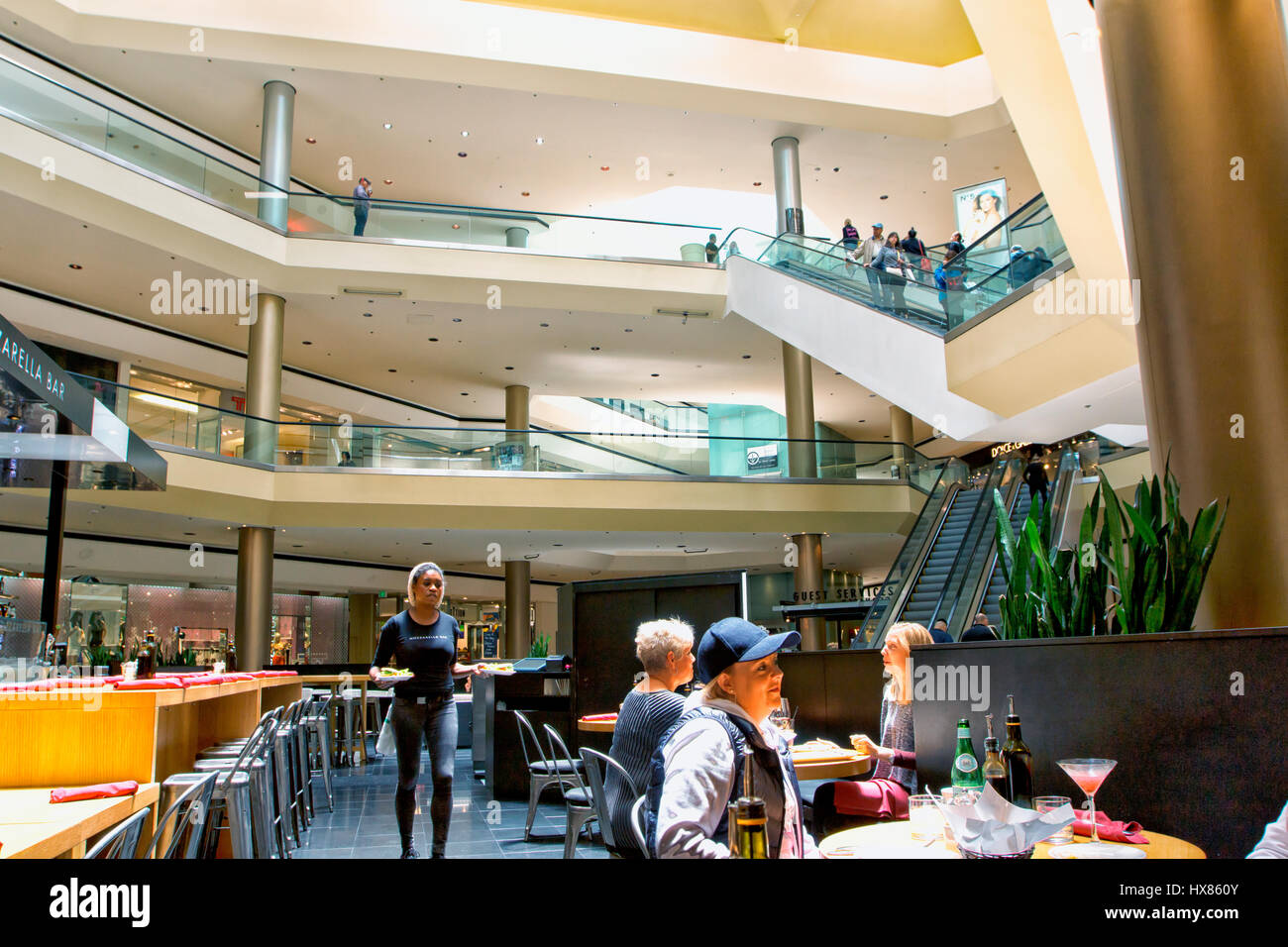 The Beverly Hills Shopping mall Stock Photo - Alamy