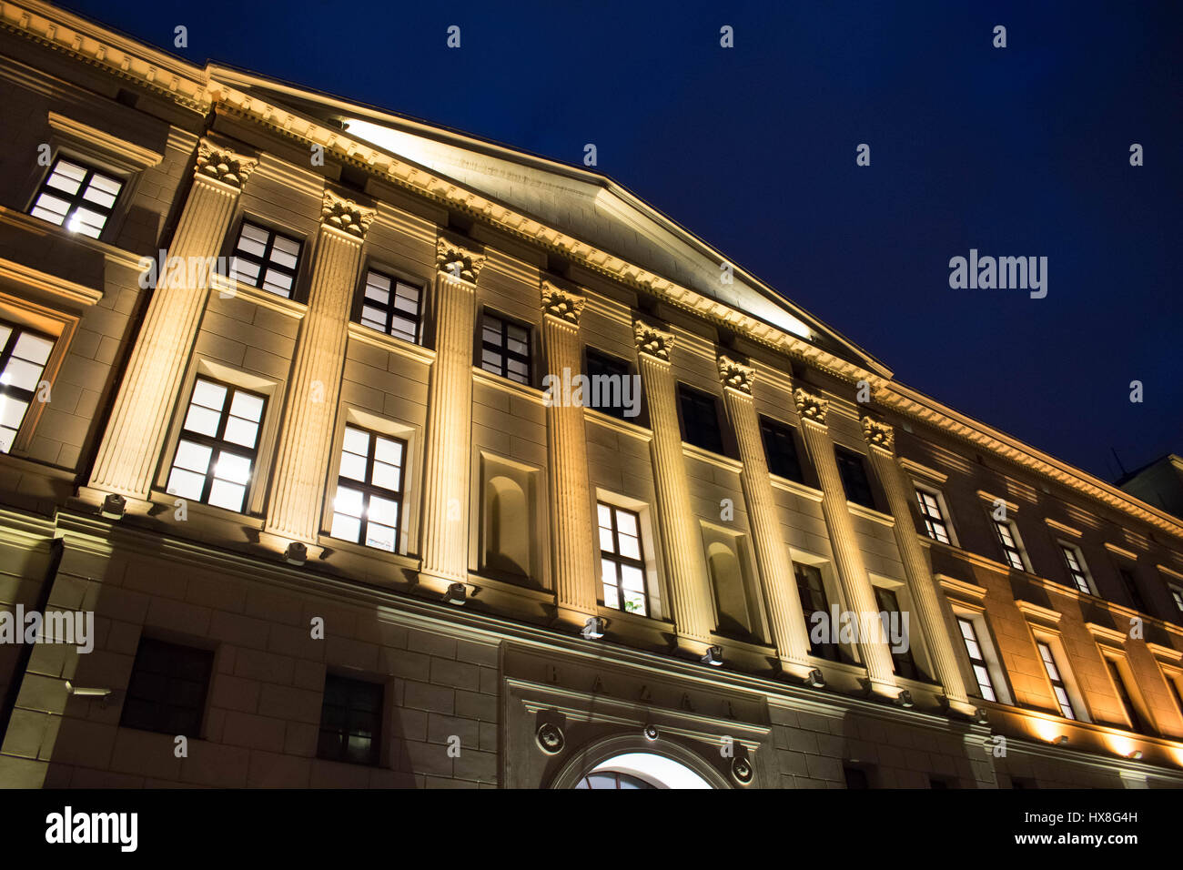 Lit building hi-res stock photography and images - Alamy