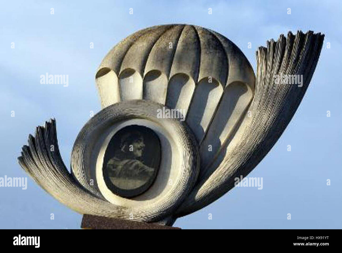 Memoire d'Adolphe Pegoud commemorates the life and achievements of ...