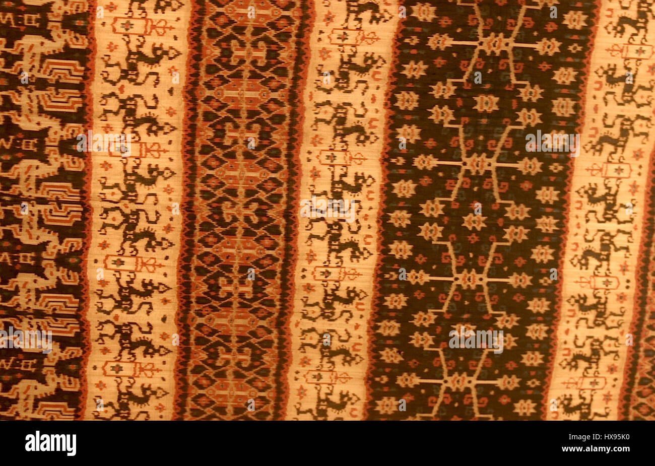 ManE28099s Shoulder Cloth (Hinggi), early 20th century; cotton; warp ...