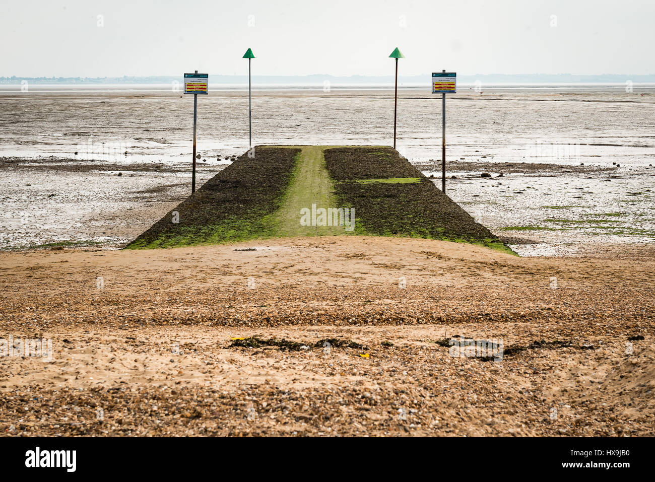 Coast mudbank hi-res stock photography and images - Alamy