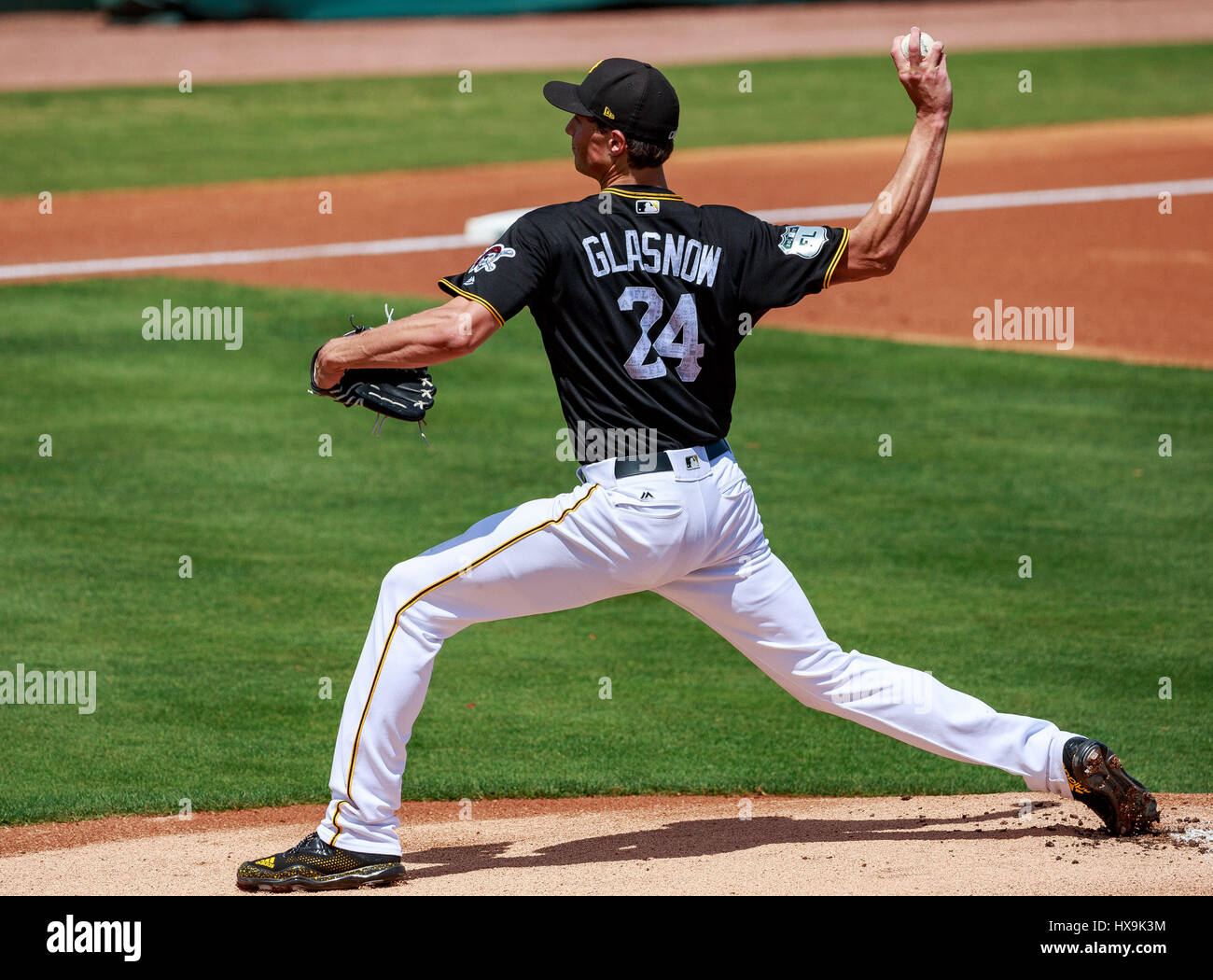 Tyler glasnow hi-res stock photography and images - Alamy