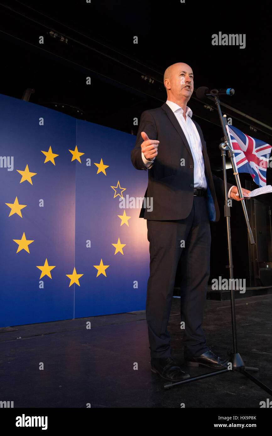 Geraint davies mp hi-res stock photography and images - Alamy