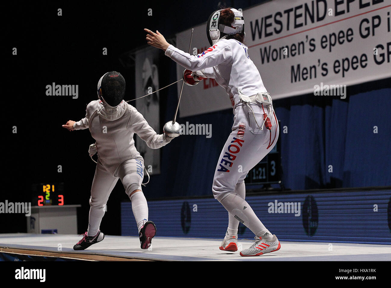 Budapest, Hungary. 26th Mar, 2017. Rosella Fiamingo (L) of Italy and ...