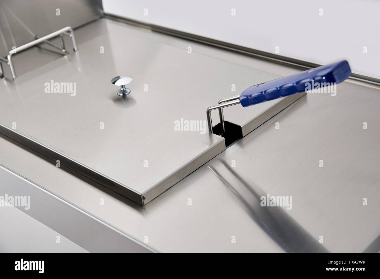 Clean deep fryer close hi-res stock photography and images - Alamy