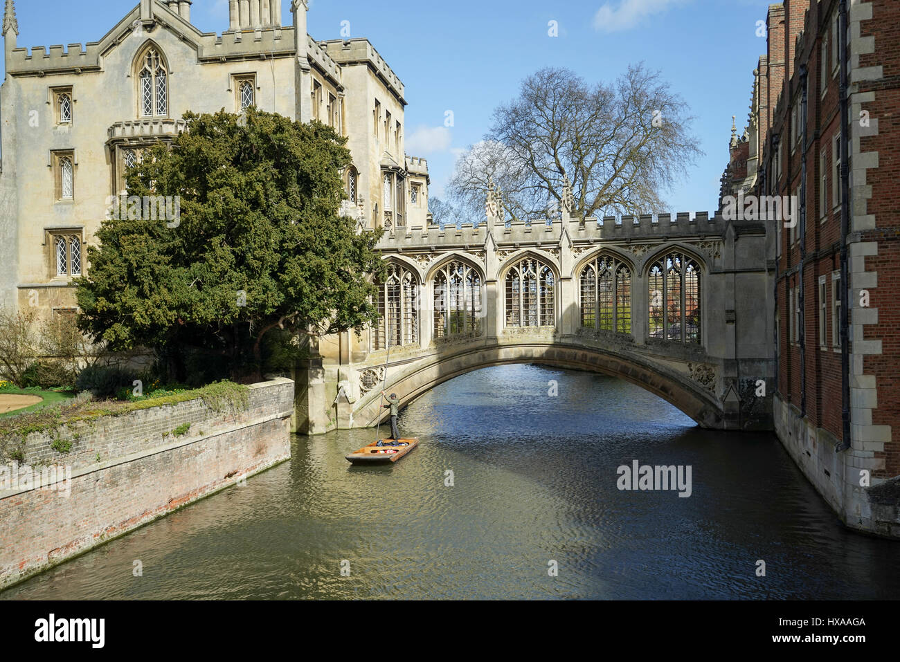 The Bridge of Sighs over the River Cam, St.John's College, Cambridge ...
