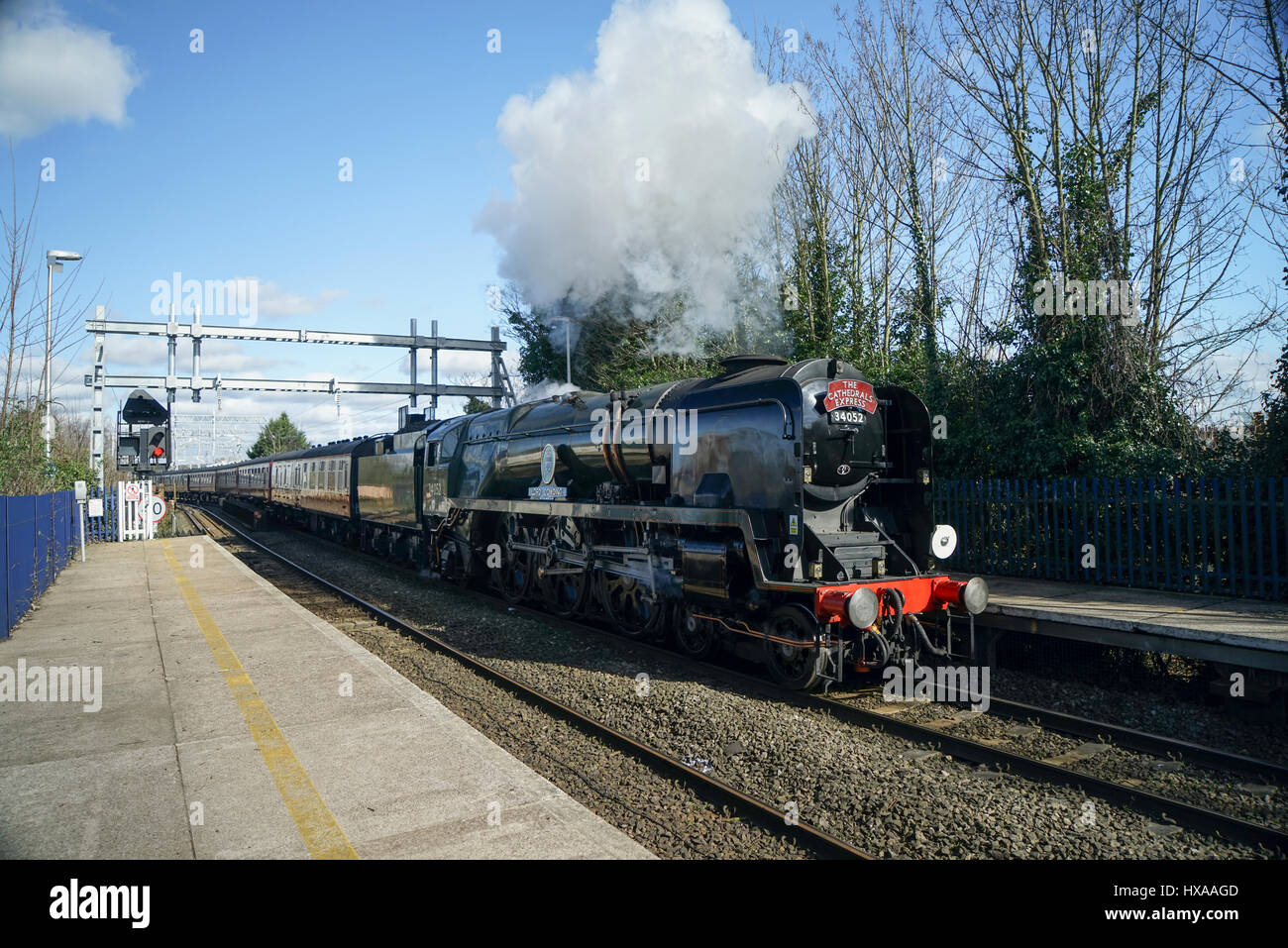 Battle of Britan Class Bulleid Light Pacific Locomotive Lord Dowding at ...