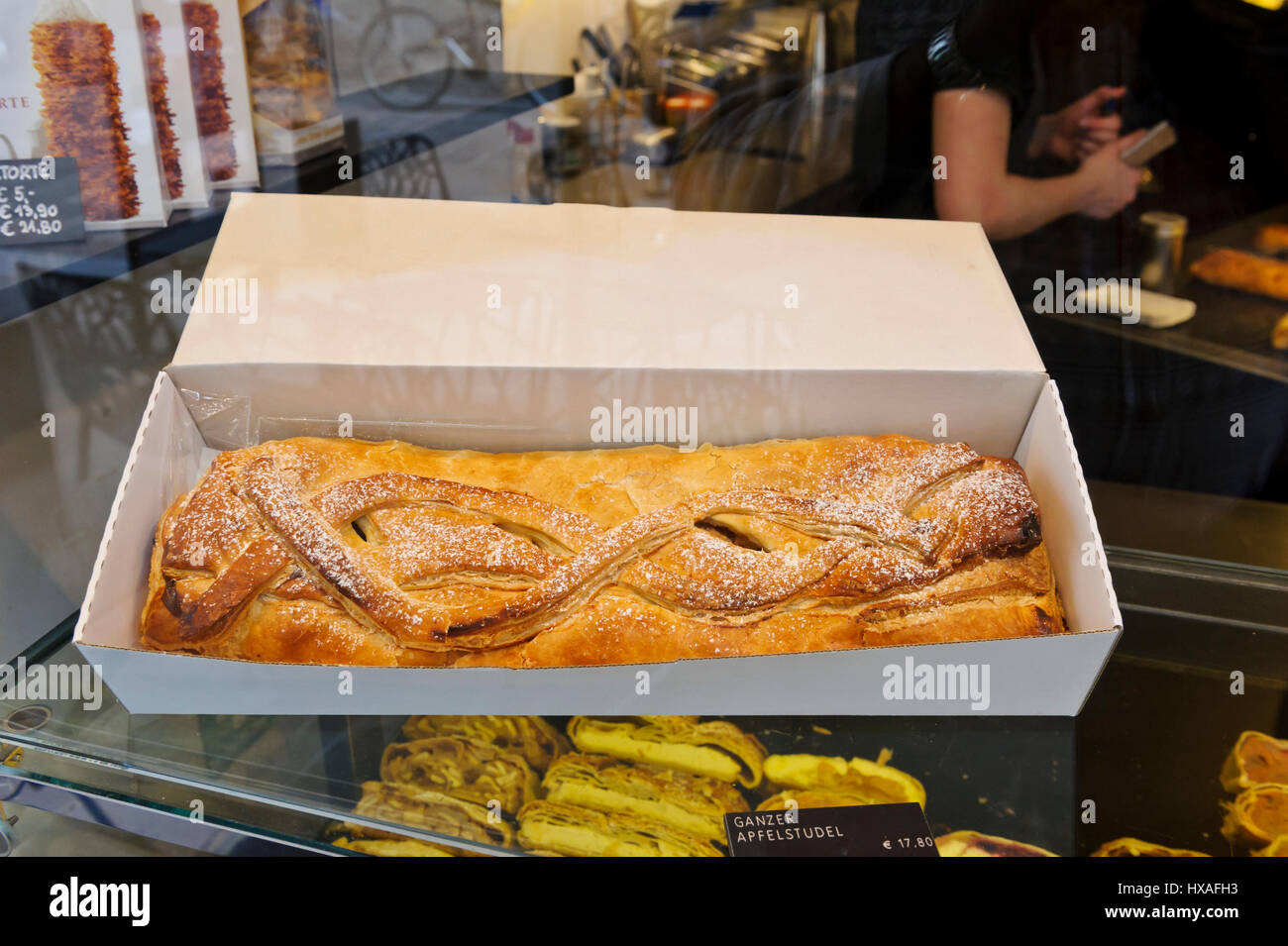Strudel austria hi-res stock photography and images - Alamy