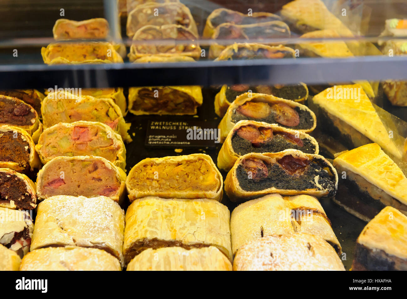Strudel austria hi-res stock photography and images - Alamy