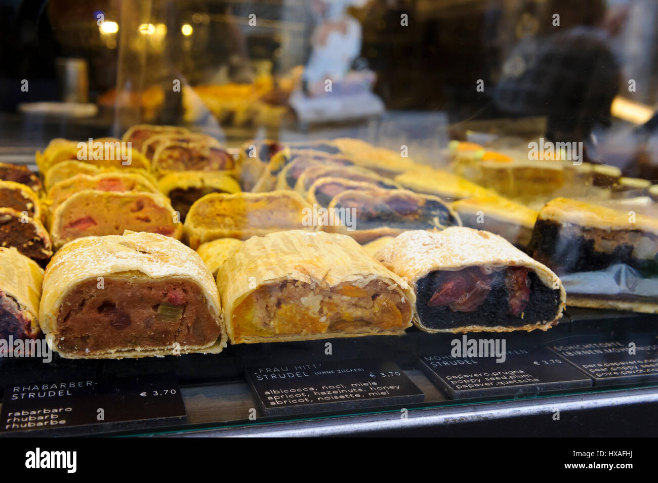 Strudel austria hi-res stock photography and images - Alamy