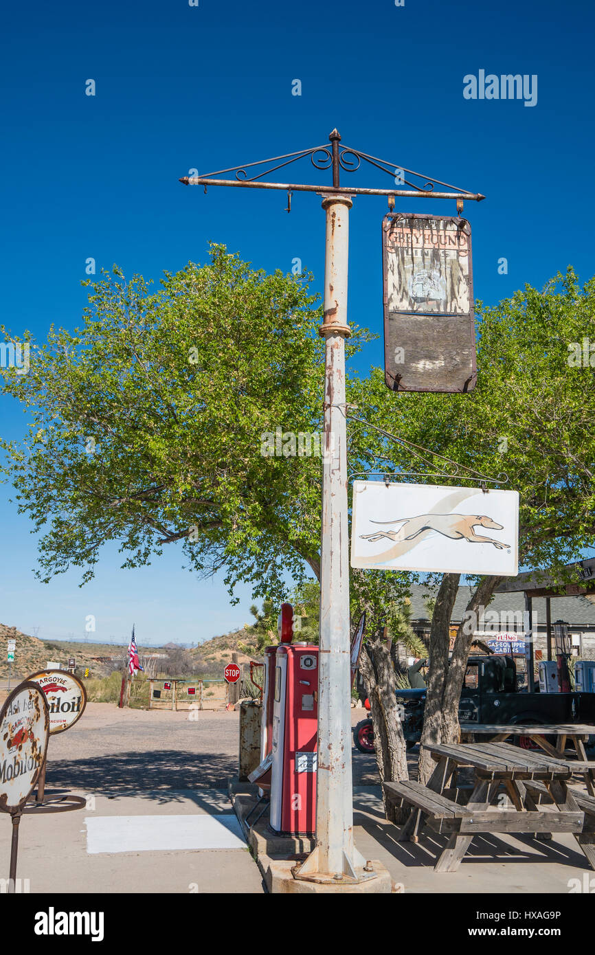 Greyhound bus stop sign hi-res stock photography and images - Alamy