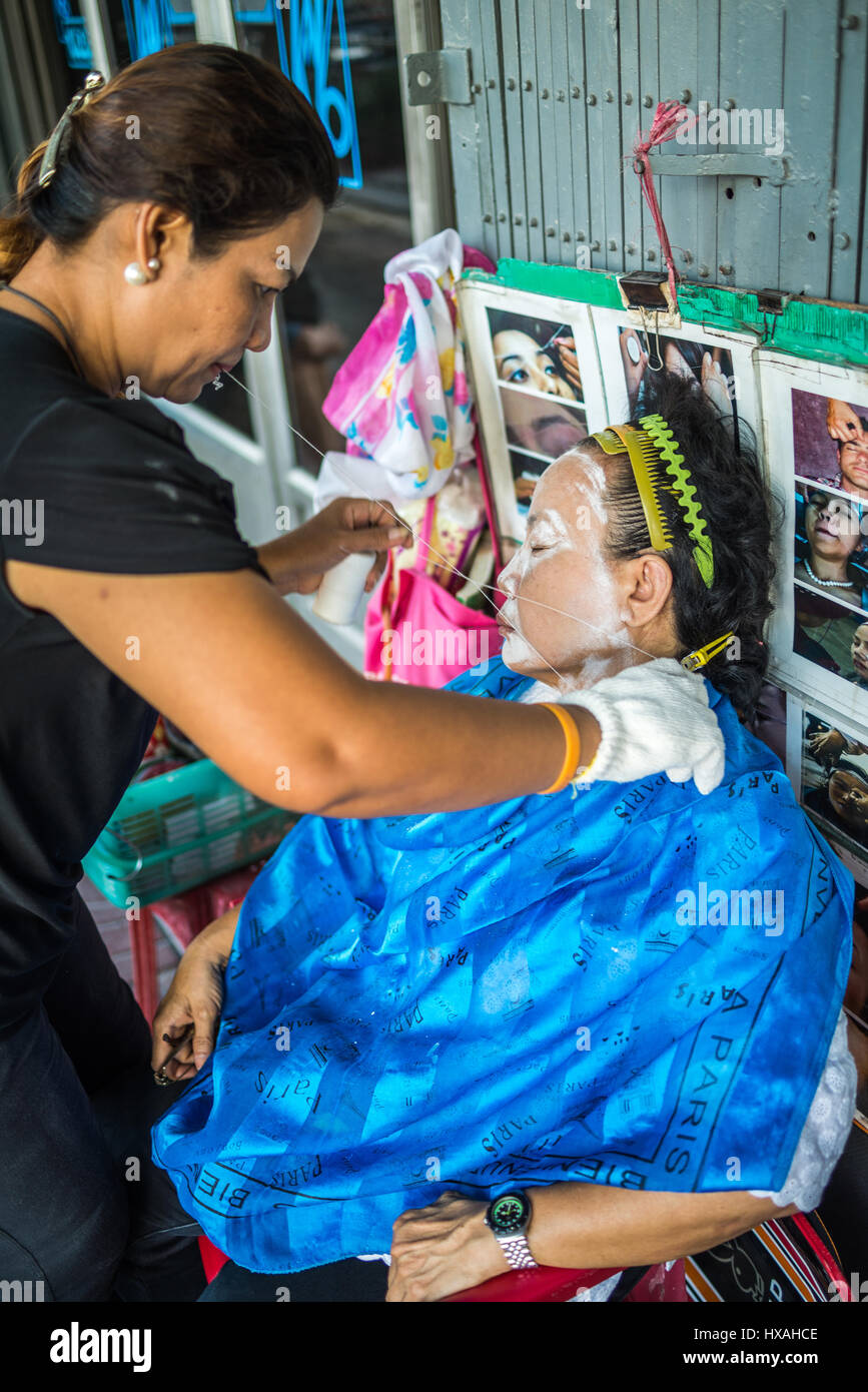 Ancient facial beauty method hi-res stock photography and images - Alamy