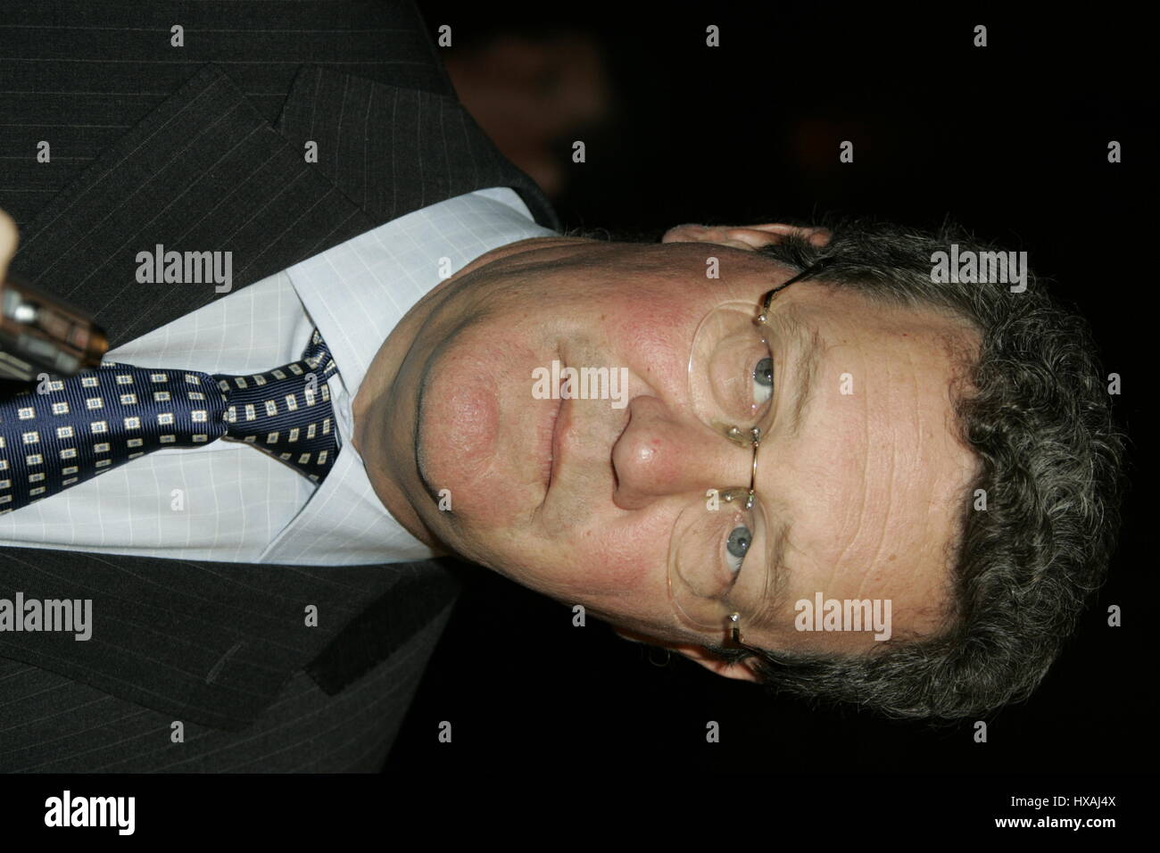 ALEXANDER DOWNER FOREIGN MINISTER OF AUSTRALIA 19 January 2005 DOWNTOWN ...