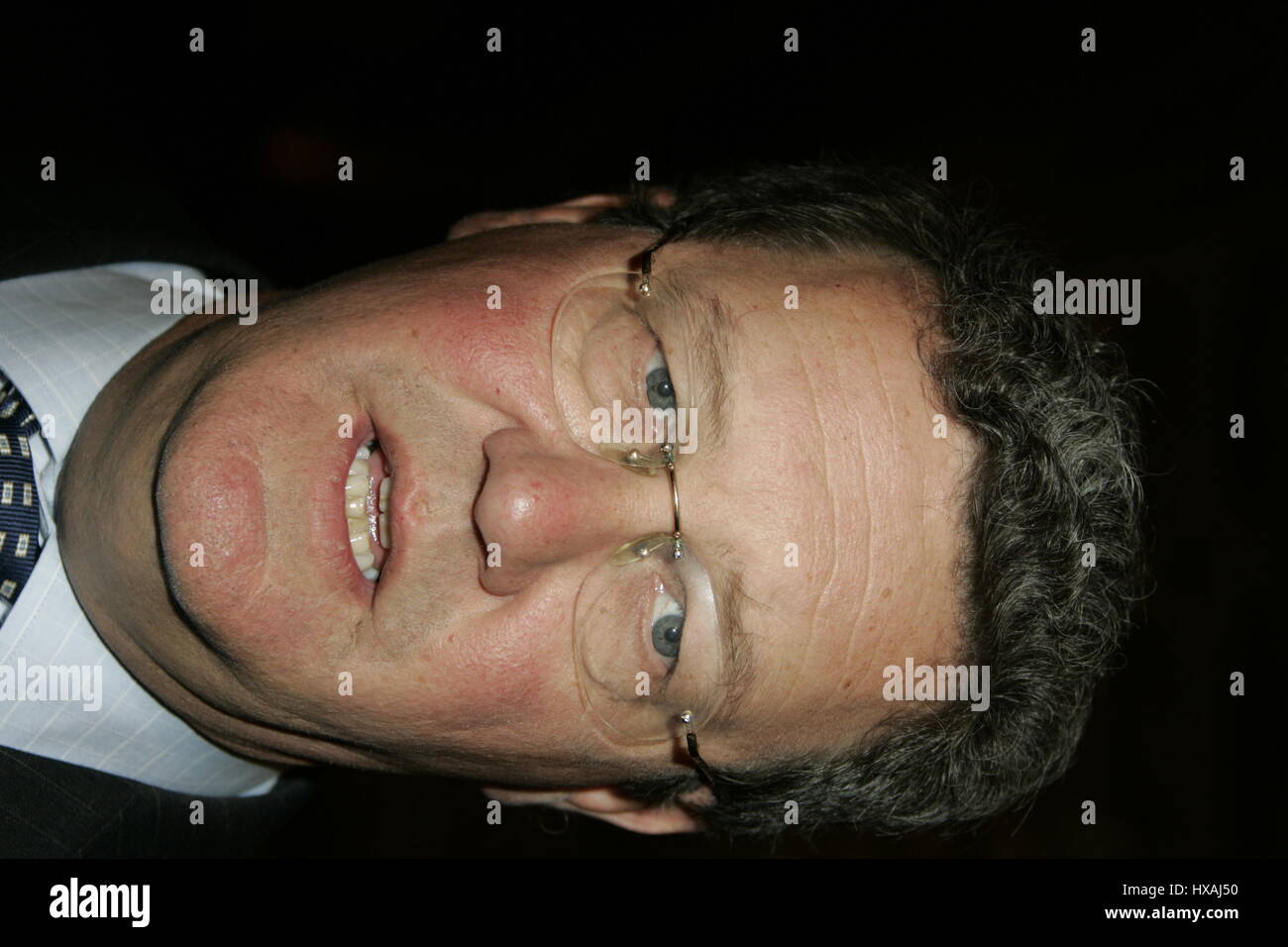 ALEXANDER DOWNER FOREIGN MINISTER OF AUSTRALIA 19 January 2005 DOWNTOWN ...