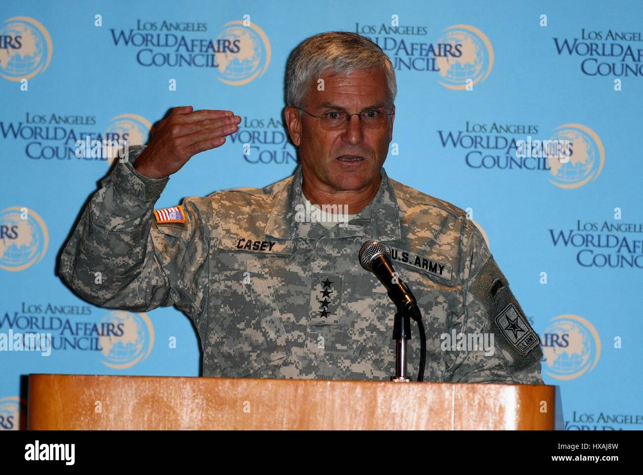 General george casey jr hi-res stock photography and images - Alamy