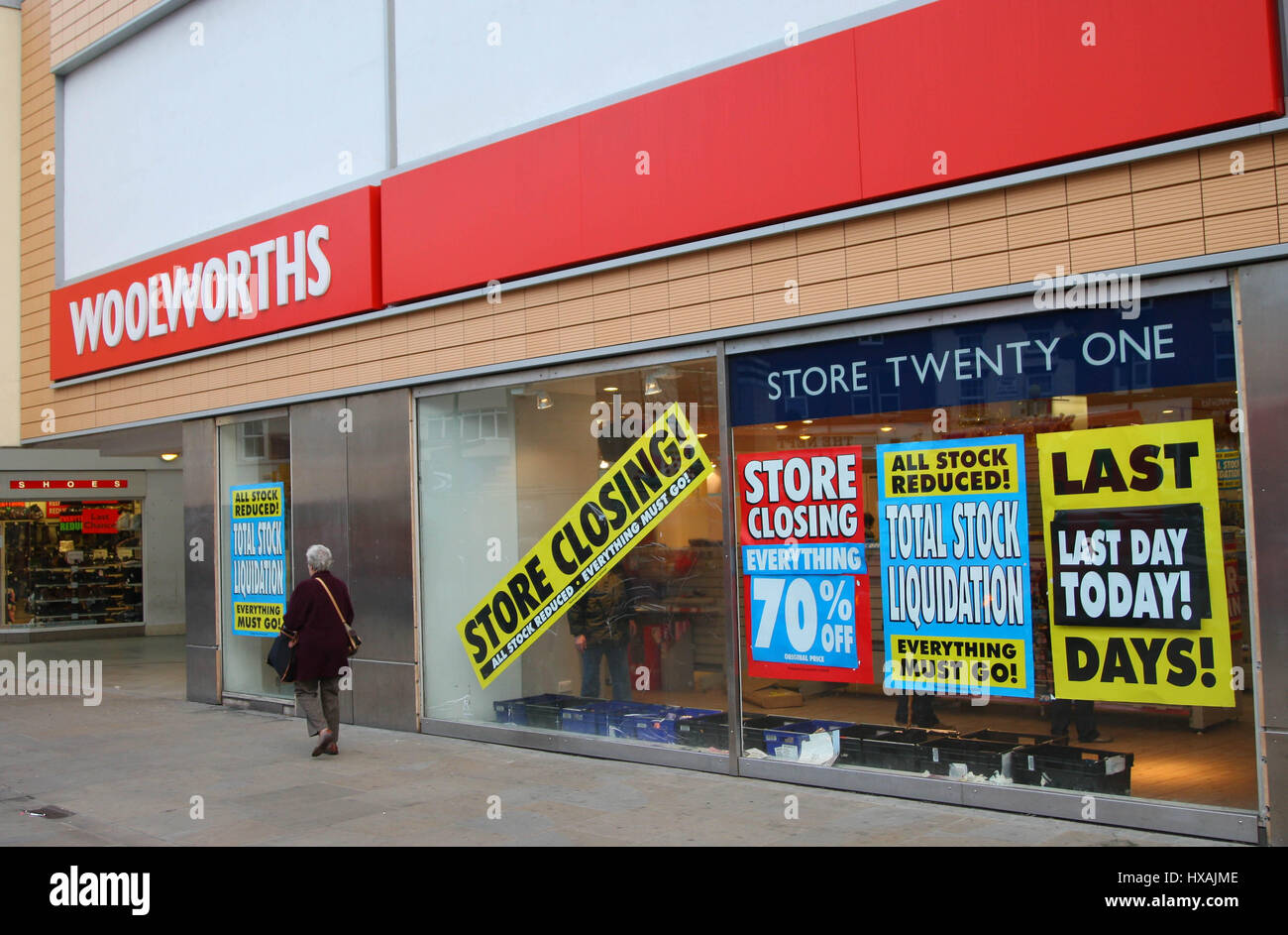 WOOLWORTHS CLOSES DERBY 27 December 2008 WOOLWORTHS DERBY ENGLAND Stock ...