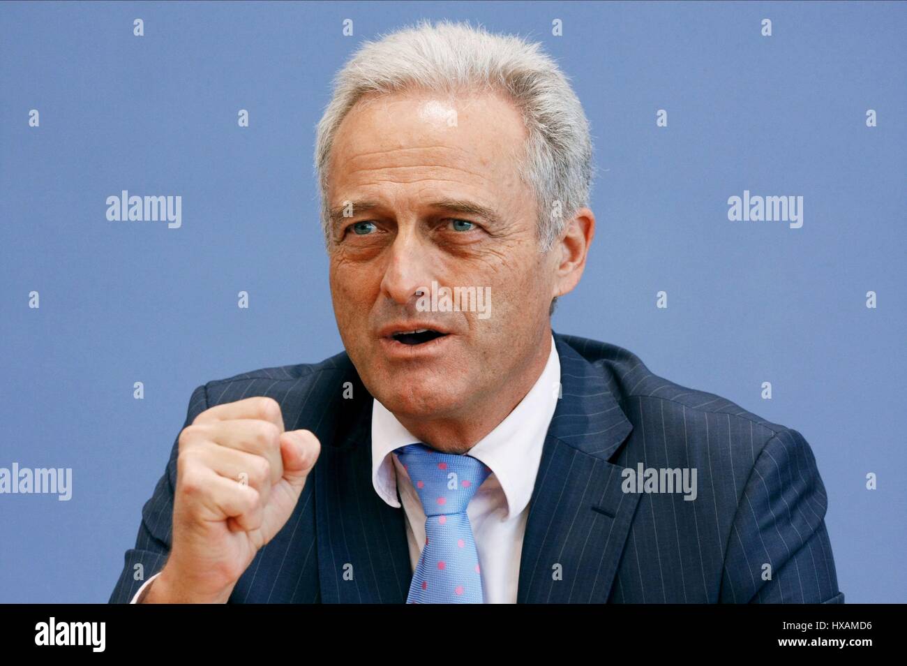 Minister of education hi-res stock photography and images - Alamy
