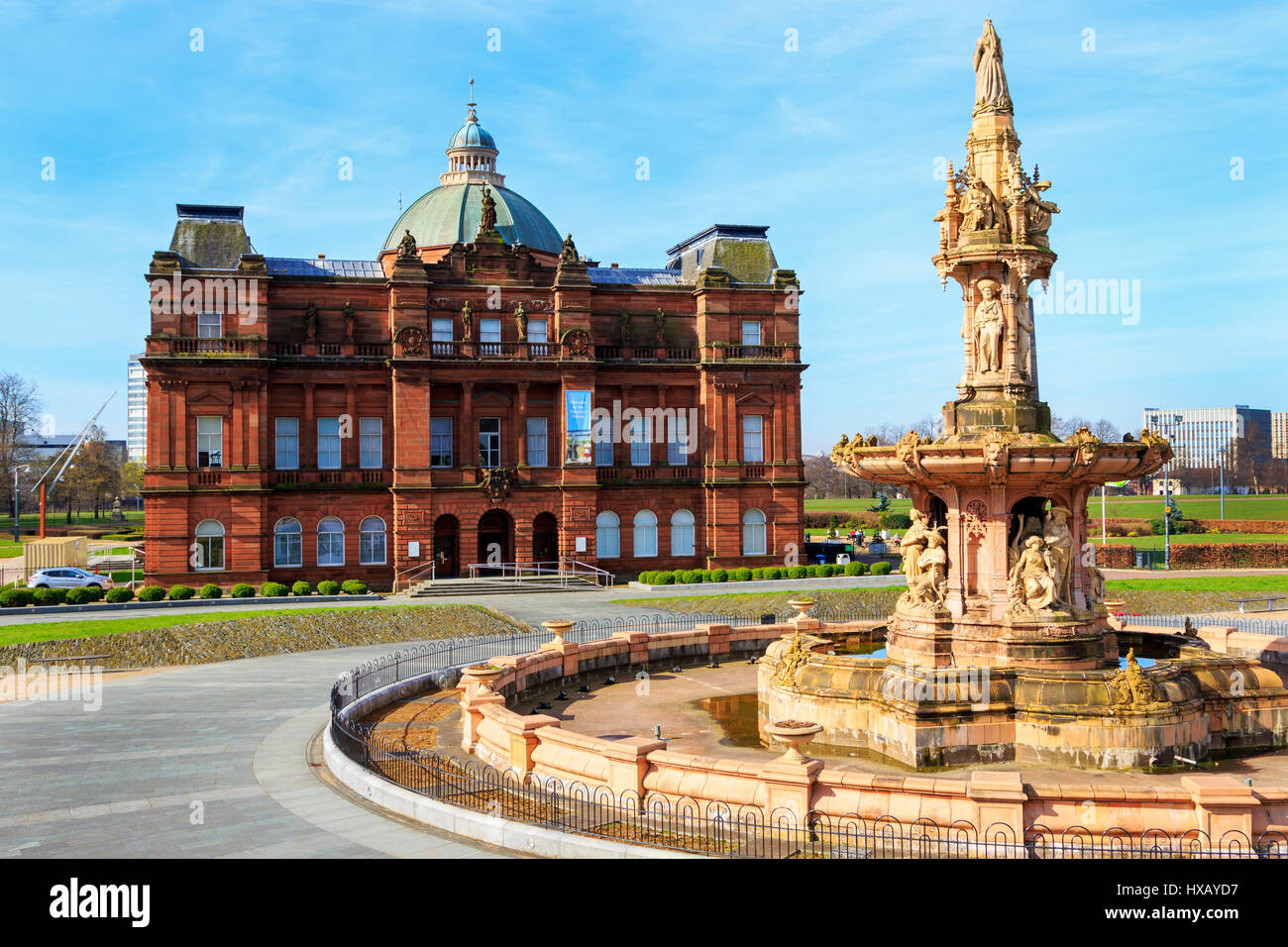 Peoples palace museum and the Daulton Fountain, Glasgow Green, Glasgow ...