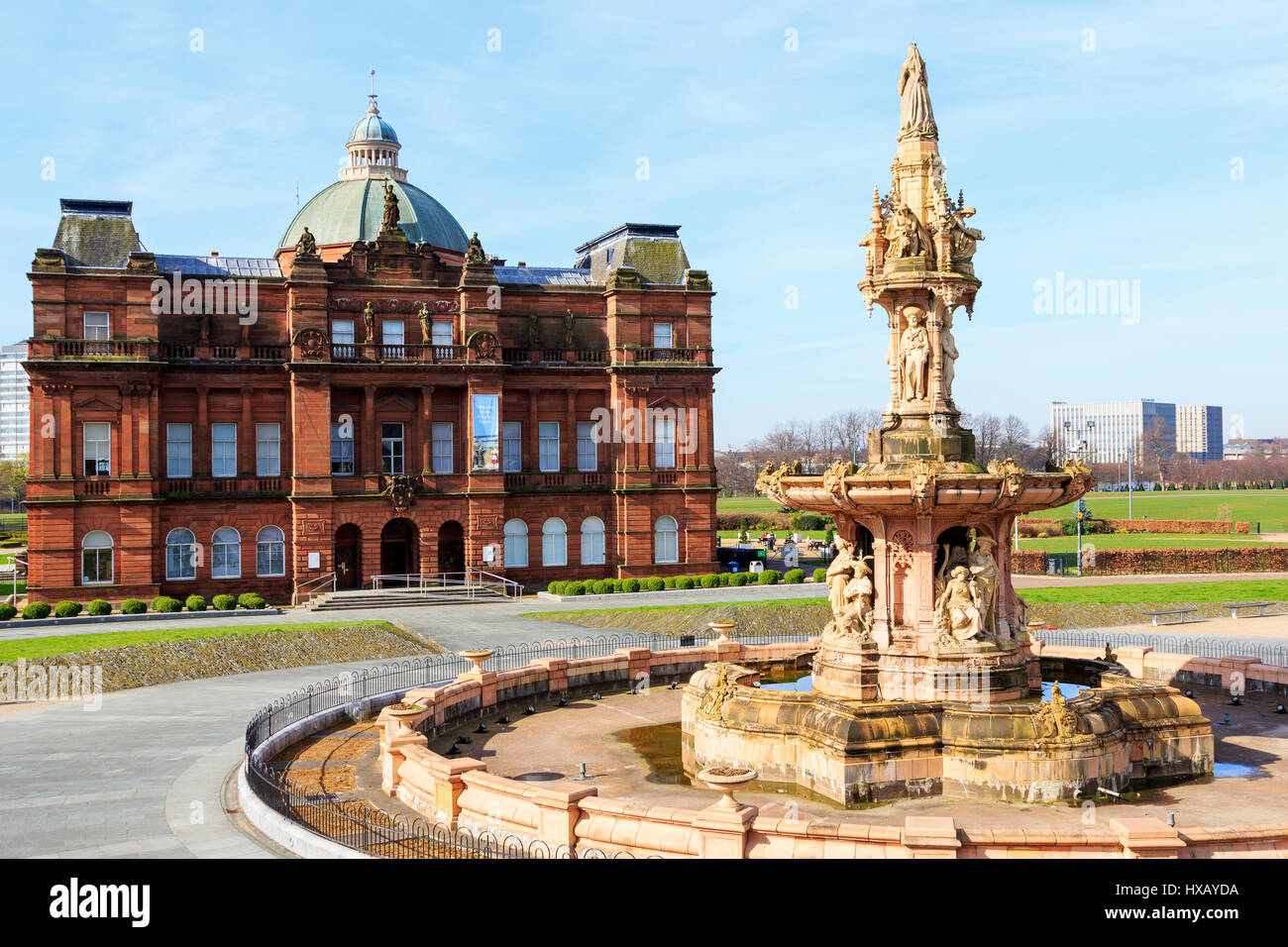 Peoples palace museum and the Daulton Fountain, Glasgow Green, Glasgow ...
