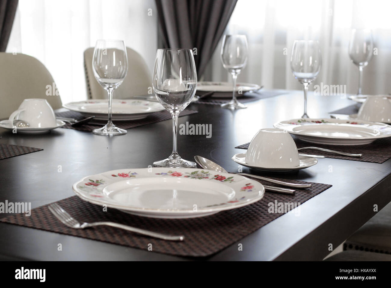 interior designs, home dinner table place setting Stock Photo - Alamy