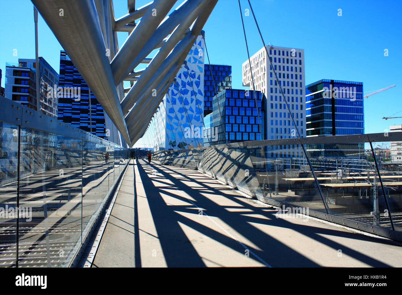 Akrobaten pedestrian bridge oslo hi-res stock photography and images ...
